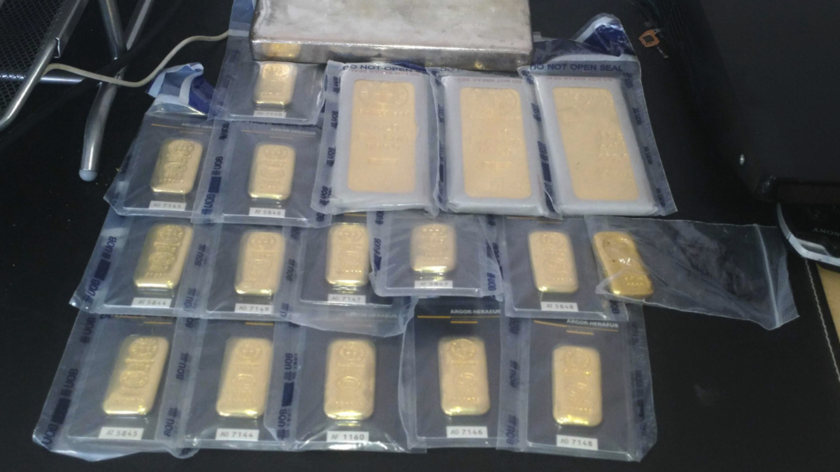 This Man Owns 4.5kg of Gold ‘in Case of War’ - The Simple Sum Singapore